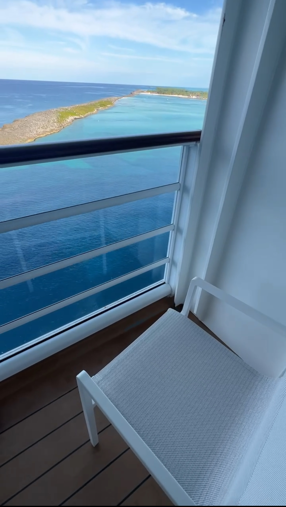 Inside a Disney Wish Verandah Stateroom: Tour, Photos & Tips ...